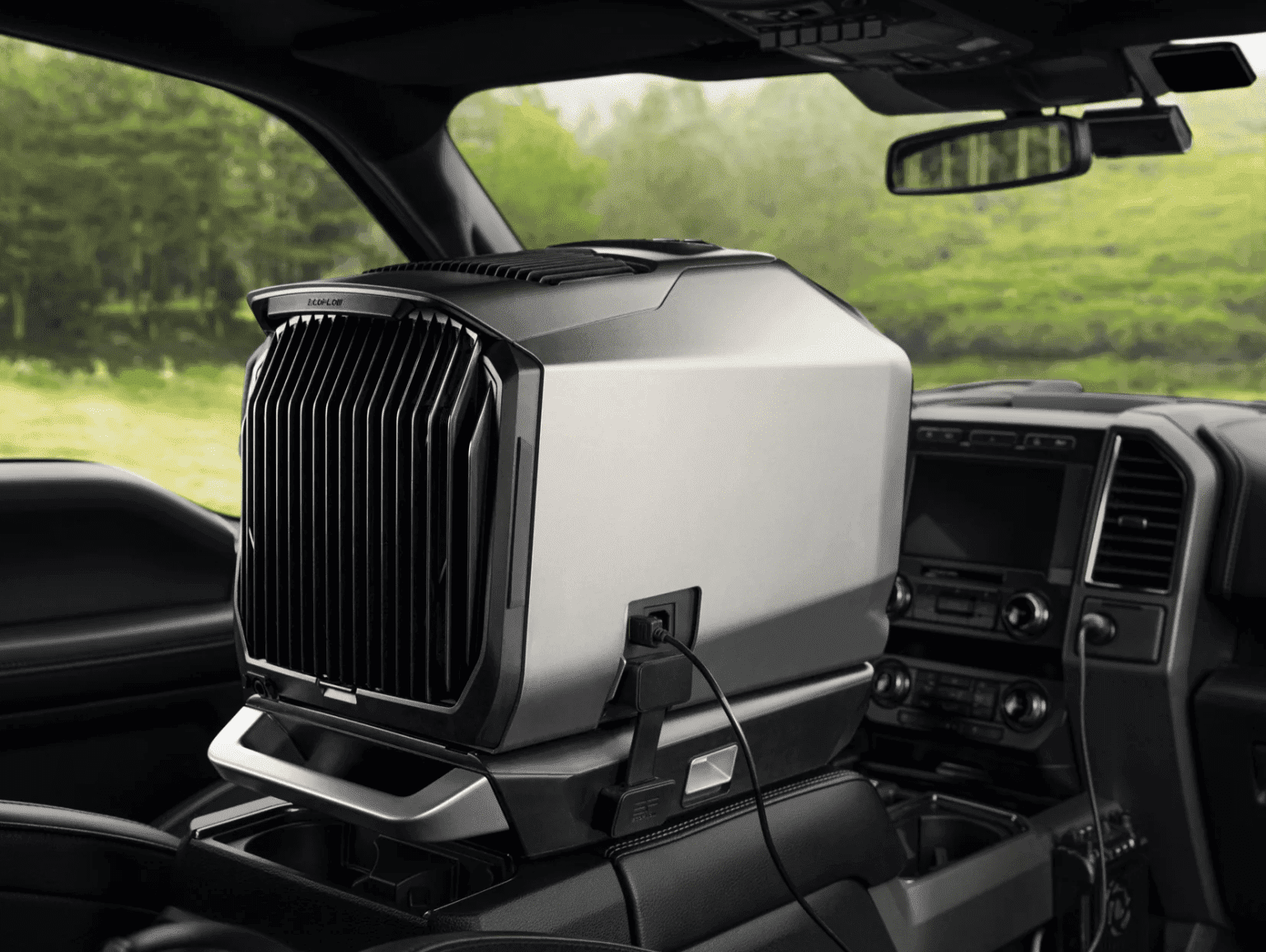 車内にあると便利なグッズ16選！女性・子供向けのおすすめカー用品も紹介 - EcoFlow(エコフロー)公式ブログ